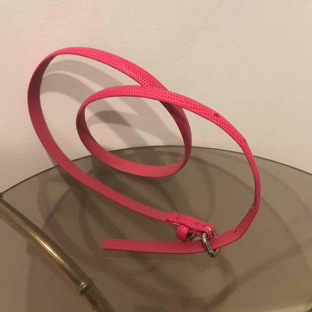 Club Monaco. Bright Pink Lizard Skin Belt. Size S - Gem